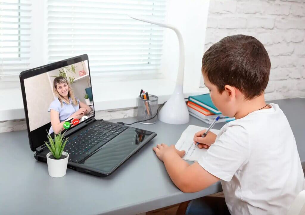 How to Help Children Concentrate in Online Classes - You are Mom